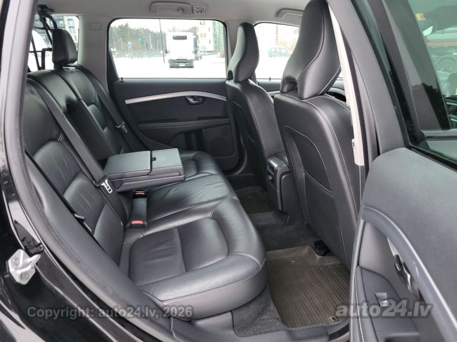 Black Volvo V70 2016 in Tallinn, with an engine capacity of 2.00 L and mileage of 270 thousand km for 9899 €, photo 7 on AUTOMOTO.COM.LV
