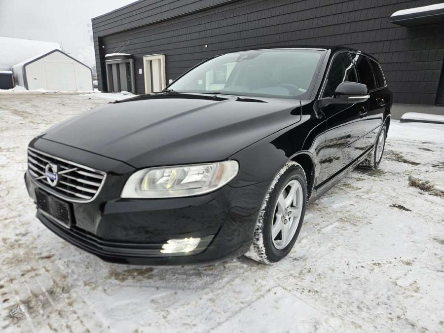 Black Volvo V70 2016 in Kaunas, with an engine capacity of 1.97 L and mileage of 220 thousand km for 5900 €, photo 4 on AUTOMOTO.COM.LV