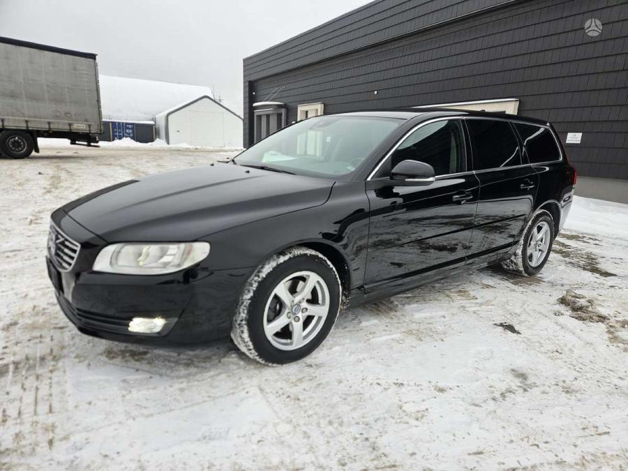 Black Volvo V70 2016 in Kaunas, with an engine capacity of 1.97 L and mileage of 220 thousand km for 5900 €, photo 9 on AUTOMOTO.COM.LV