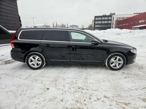 Black Volvo V70 2016 in Kaunas, with an engine capacity of 1.97 L and mileage of 220 thousand km for 5900 €, photo 10 on AUTOMOTO.COM.LV
