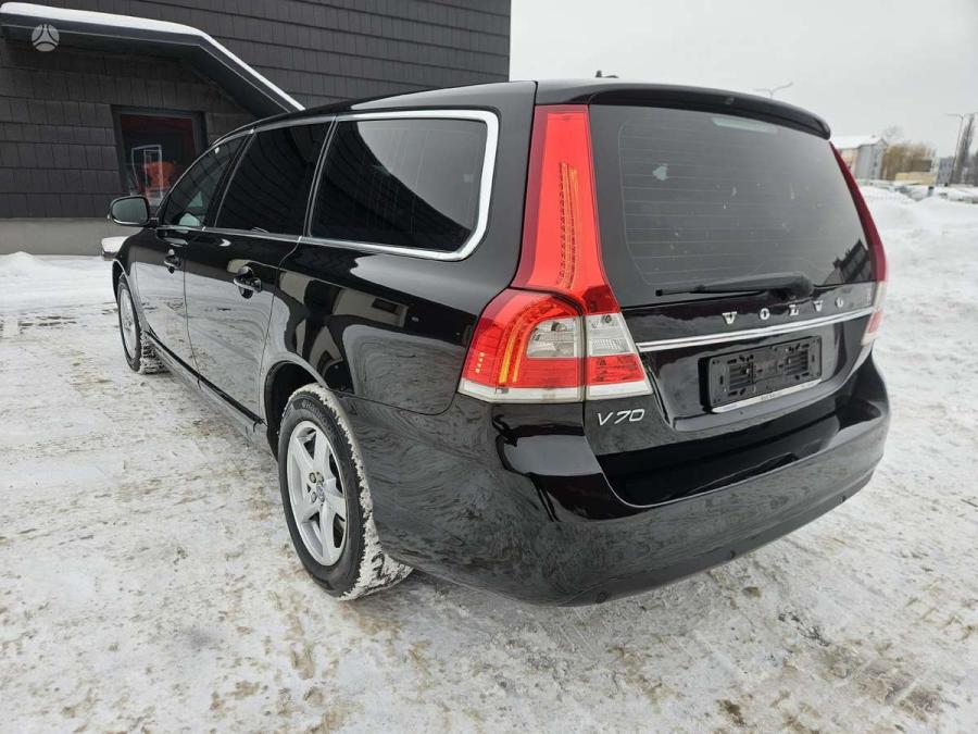 Black Volvo V70 2016 in Kaunas, with an engine capacity of 1.97 L and mileage of 220 thousand km for 5900 €, photo 12 on AUTOMOTO.COM.LV