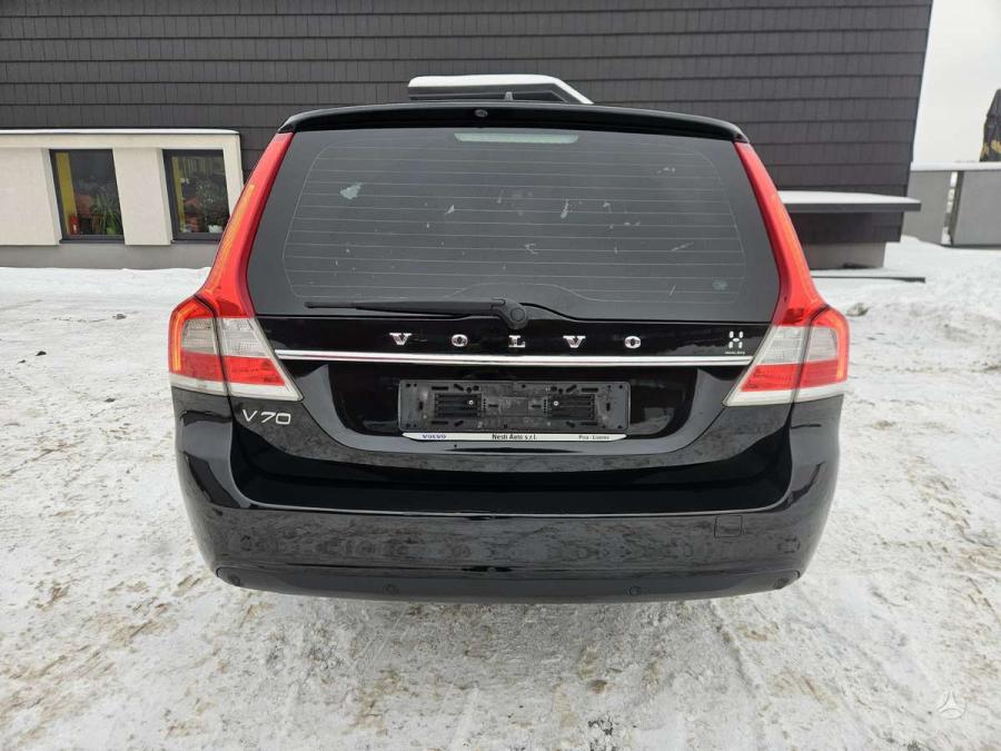 Black Volvo V70 2016 in Kaunas, with an engine capacity of 1.97 L and mileage of 220 thousand km for 5900 €, photo 14 on AUTOMOTO.COM.LV