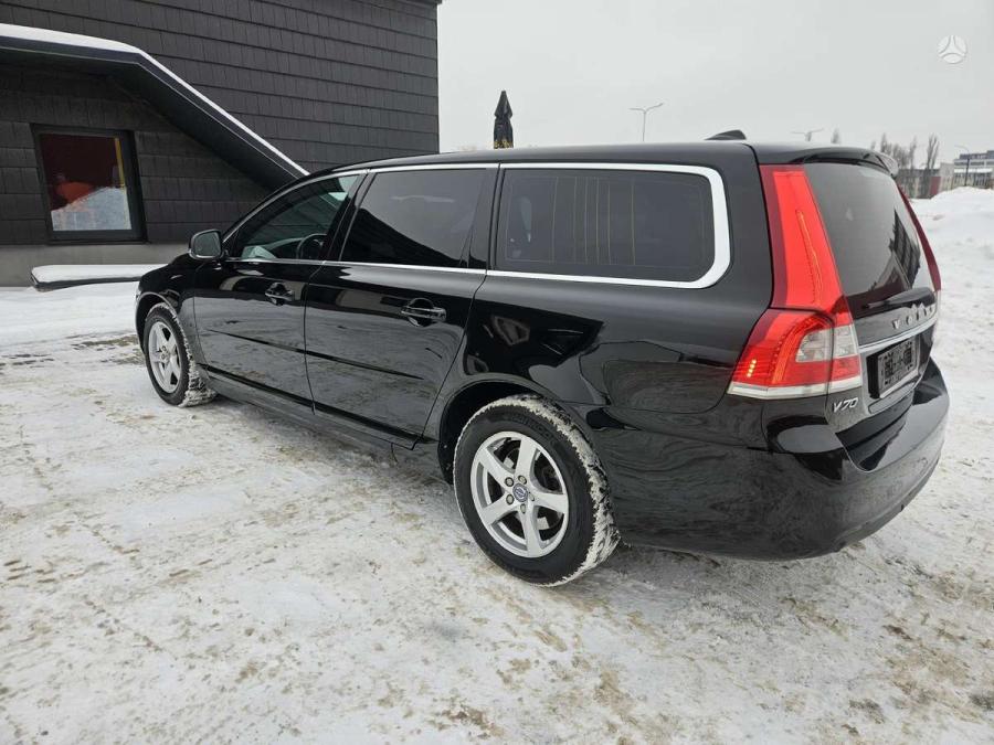 Black Volvo V70 2016 in Kaunas, with an engine capacity of 1.97 L and mileage of 220 thousand km for 5900 €, photo 15 on AUTOMOTO.COM.LV