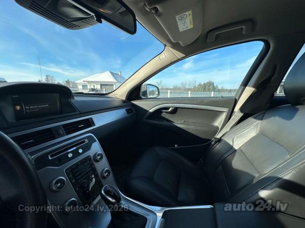 Black Volvo V70 2016 in Tallinn, with an engine capacity of 2.00 L and mileage of 200 thousand km for 2800 €, photo 10 on AUTOMOTO.COM.LV