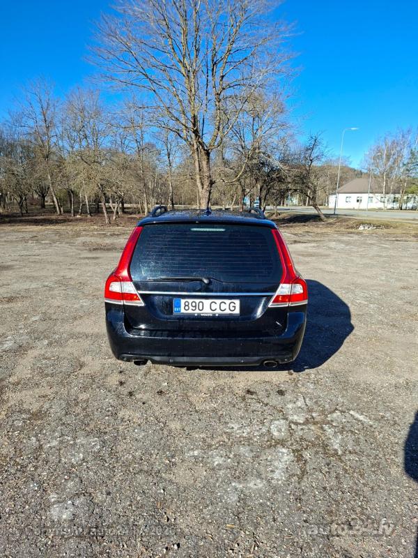 Black Volvo V70 2016 in Narva, with an engine capacity of 2.20 L and mileage of 210 thousand km for 7000 €, photo 6 on AUTOMOTO.COM.LV