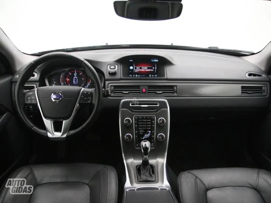 Black Volvo V70 2016 in Vilnius, with an engine capacity of 2.00 L and mileage of 294 thousand km for 9299 €, photo 3 on AUTOMOTO.COM.LV