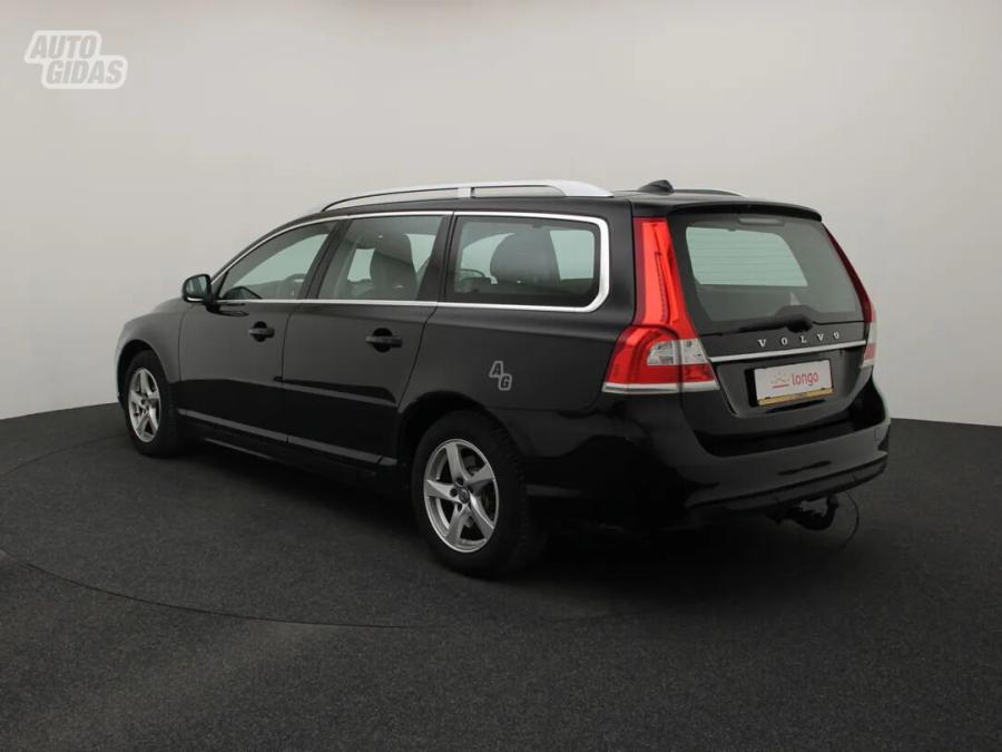 Black Volvo V70 2016 in Vilnius, with an engine capacity of 2.00 L and mileage of 294 thousand km for 9299 €, photo 8 on AUTOMOTO.COM.LV