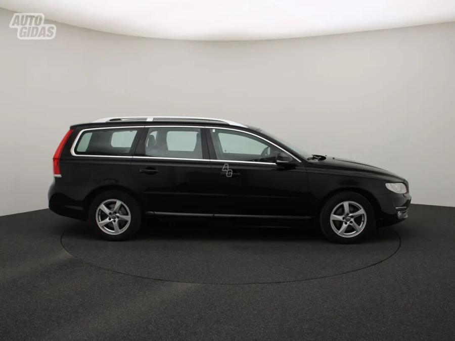 Black Volvo V70 2016 in Vilnius, with an engine capacity of 2.00 L and mileage of 294 thousand km for 9299 €, photo 10 on AUTOMOTO.COM.LV