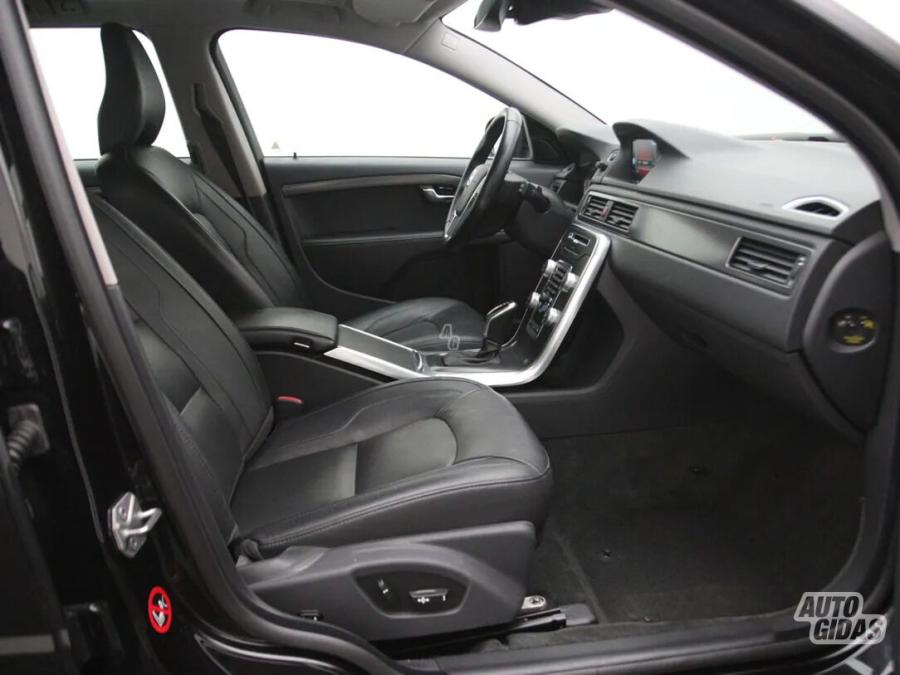 Black Volvo V70 2016 in Vilnius, with an engine capacity of 2.00 L and mileage of 294 thousand km for 9299 €, photo 15 on AUTOMOTO.COM.LV
