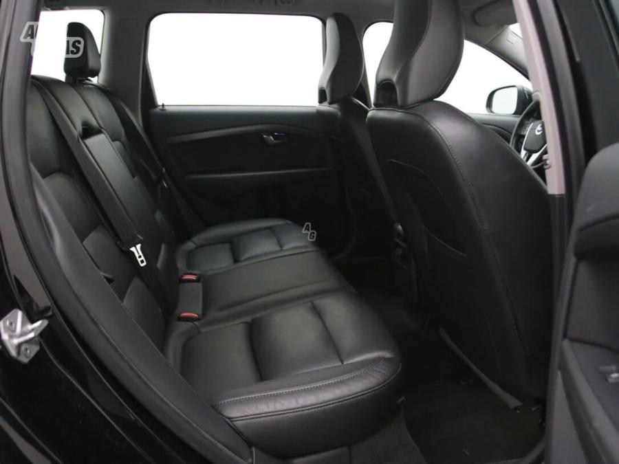Black Volvo V70 2016 in Vilnius, with an engine capacity of 2.00 L and mileage of 294 thousand km for 9299 €, photo 16 on AUTOMOTO.COM.LV