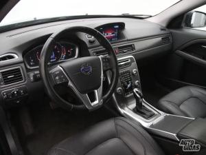 Black Volvo V70 2016 in Vilnius, with an engine capacity of 2.00 L and mileage of 294 thousand km for 9299 €, photo 17 on AUTOMOTO.COM.LV