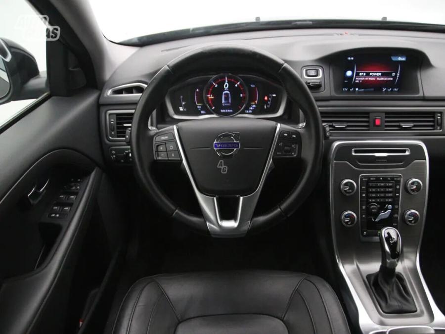 Black Volvo V70 2016 in Vilnius, with an engine capacity of 2.00 L and mileage of 294 thousand km for 9299 €, photo 18 on AUTOMOTO.COM.LV
