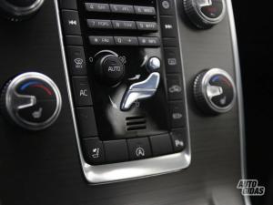 Black Volvo V70 2016 in Vilnius, with an engine capacity of 2.00 L and mileage of 294 thousand km for 9299 €, photo 21 on AUTOMOTO.COM.LV