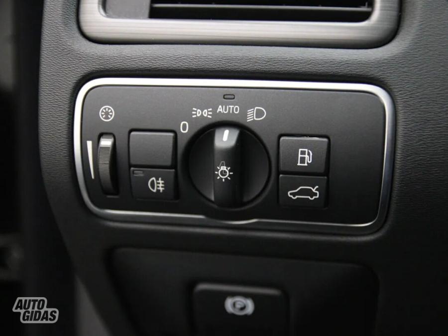 Black Volvo V70 2016 in Vilnius, with an engine capacity of 2.00 L and mileage of 294 thousand km for 9299 €, photo 28 on AUTOMOTO.COM.LV