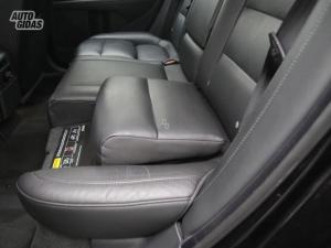 Black Volvo V70 2016 in Vilnius, with an engine capacity of 2.00 L and mileage of 294 thousand km for 9299 €, photo 33 on AUTOMOTO.COM.LV