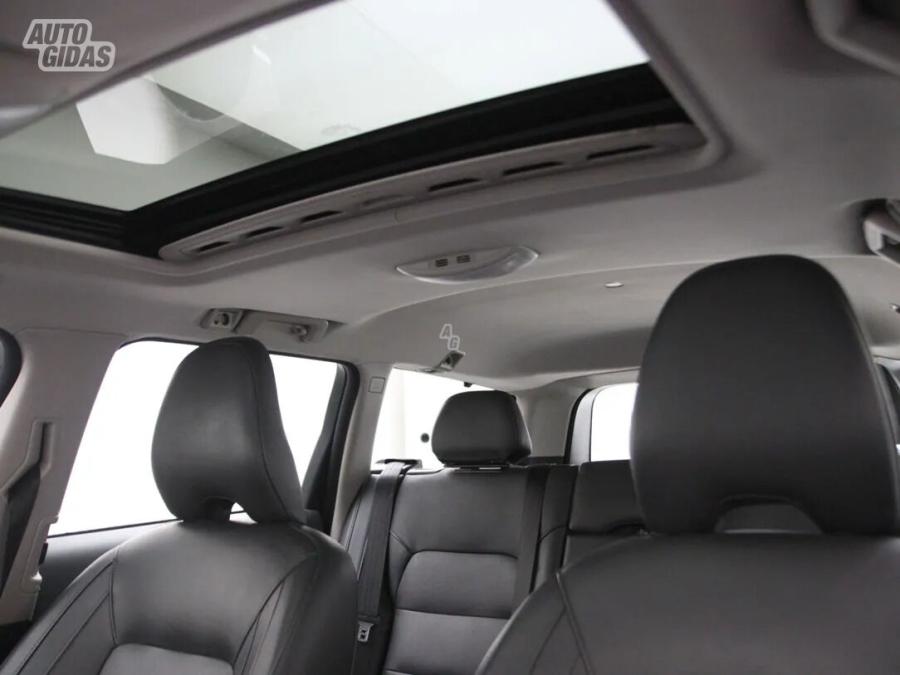 Black Volvo V70 2016 in Vilnius, with an engine capacity of 2.00 L and mileage of 294 thousand km for 9299 €, photo 35 on AUTOMOTO.COM.LV