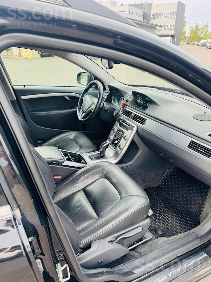Melns Volvo V70 2016 Rīga, ar dzinēja tilpumu 2.00 L un nobraukumu 217 tūkst. km par 8000 €, foto 8 vietnē AUTOMOTO.COM.LV