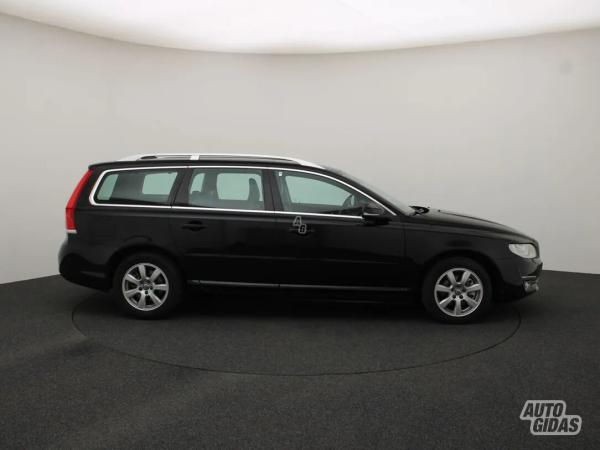 Black Volvo V70 2016 in Vilnius, with an engine capacity of 2.00 L and mileage of 248 thousand km for 9999 €, photo 9 on AUTOMOTO.COM.LV