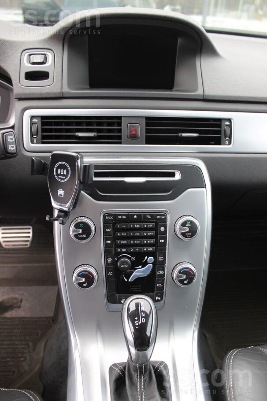 Melns Volvo V70 2016 Dobele, ar dzinēja tilpumu 2.00 L un nobraukumu 307 tūkst. km par 8100 €, foto 27 vietnē AUTOMOTO.COM.LV