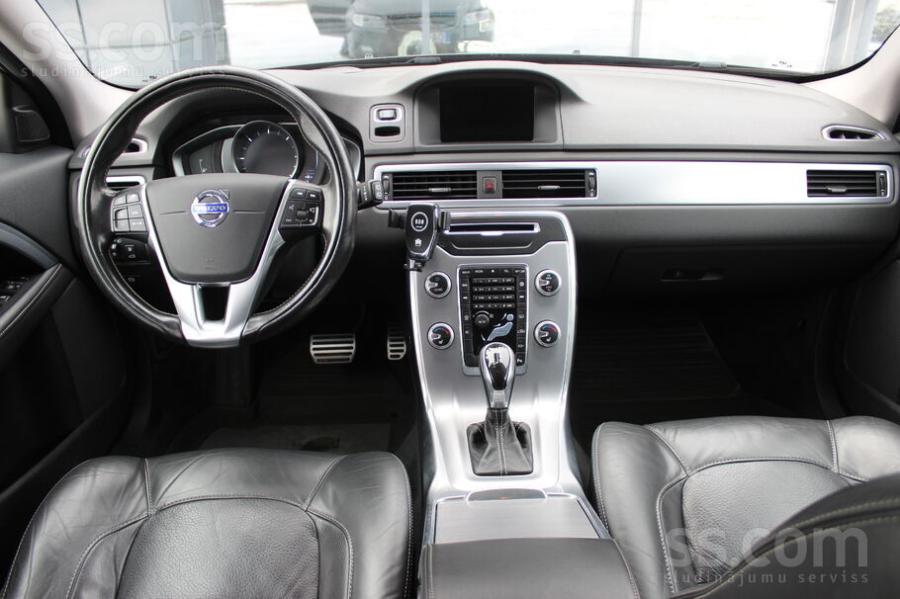 Melns Volvo V70 2016 Dobele, ar dzinēja tilpumu 2.00 L un nobraukumu 307 tūkst. km par 8100 €, foto 28 vietnē AUTOMOTO.COM.LV