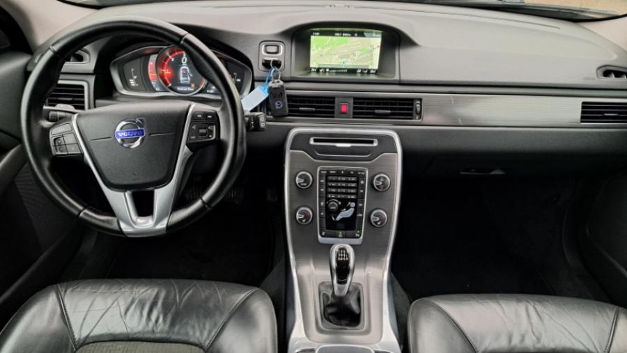Melns Volvo V70 2016 Rīga, ar dzinēja tilpumu 2.00 L un nobraukumu 320 tūkst. km par 7550 €, foto 4 vietnē AUTOMOTO.COM.LV