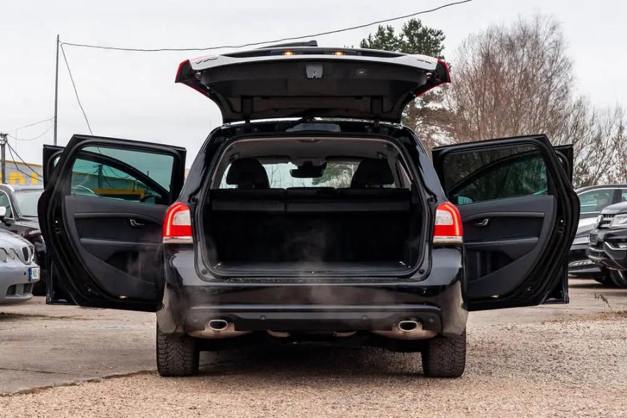 Melns Volvo V70 2016 Rīga, ar dzinēja tilpumu 2.00 L un nobraukumu 213 tūkst. km par 8595 €, foto 6 vietnē AUTOMOTO.COM.LV