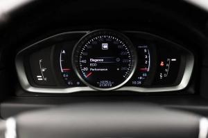 Melns Volvo V70 2016 Rīga, ar dzinēja tilpumu 2.00 L un nobraukumu 213 tūkst. km par 8595 €, foto 13 vietnē AUTOMOTO.COM.LV