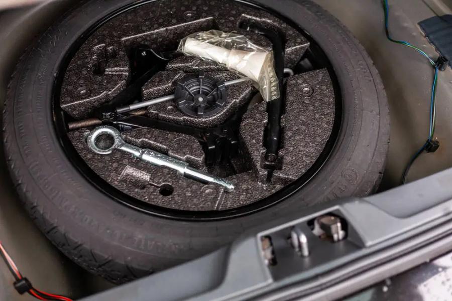 Melns Volvo V70 2016 Rīga, ar dzinēja tilpumu 2.00 L un nobraukumu 213 tūkst. km par 8595 €, foto 17 vietnē AUTOMOTO.COM.LV