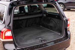 Melns Volvo V70 2016 Rīga, ar dzinēja tilpumu 2.00 L un nobraukumu 213 tūkst. km par 8595 €, foto 18 vietnē AUTOMOTO.COM.LV