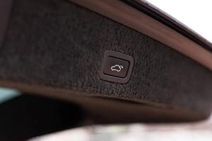 Melns Volvo V70 2016 Rīga, ar dzinēja tilpumu 2.00 L un nobraukumu 213 tūkst. km par 8595 €, foto 19 vietnē AUTOMOTO.COM.LV