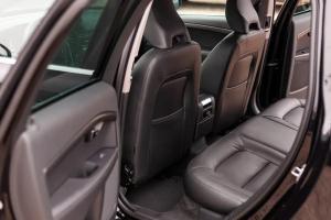 Melns Volvo V70 2016 Rīga, ar dzinēja tilpumu 2.00 L un nobraukumu 213 tūkst. km par 8595 €, foto 20 vietnē AUTOMOTO.COM.LV