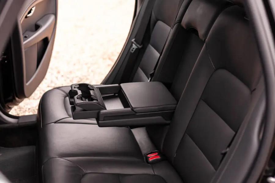 Melns Volvo V70 2016 Rīga, ar dzinēja tilpumu 2.00 L un nobraukumu 213 tūkst. km par 8595 €, foto 22 vietnē AUTOMOTO.COM.LV