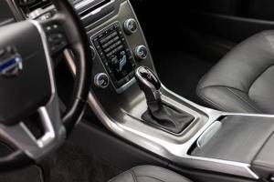 Melns Volvo V70 2016 Rīga, ar dzinēja tilpumu 2.00 L un nobraukumu 213 tūkst. km par 8595 €, foto 28 vietnē AUTOMOTO.COM.LV