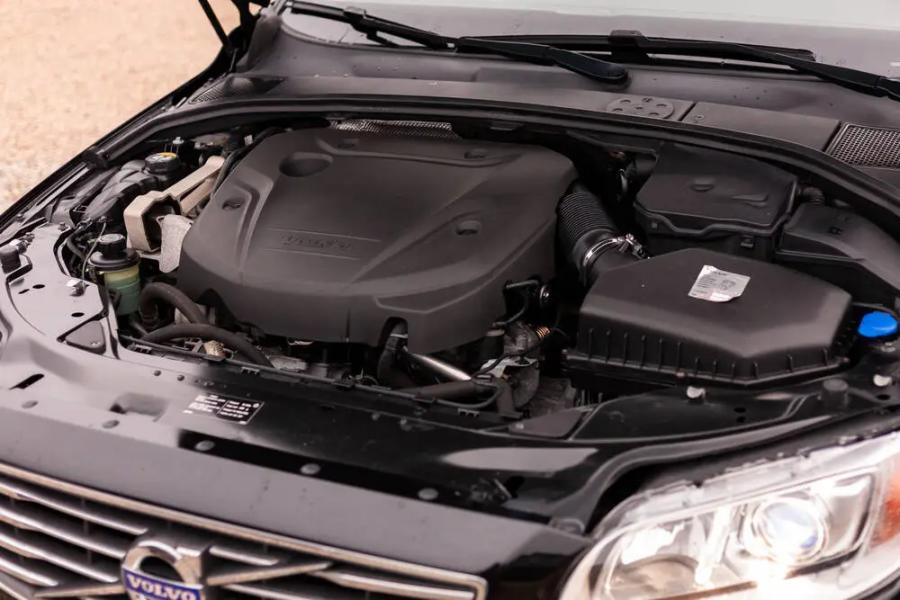 Melns Volvo V70 2016 Rīga, ar dzinēja tilpumu 2.00 L un nobraukumu 213 tūkst. km par 8595 €, foto 34 vietnē AUTOMOTO.COM.LV
