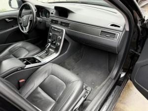 Black Volvo V70 2016 in Riga, with an engine capacity of 2.00 L and mileage of 210 thousand km for 8495 €, photo 5 on AUTOMOTO.COM.LV