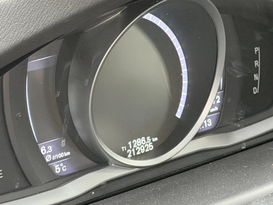 Black Volvo V70 2016 in Riga, with an engine capacity of 2.00 L and mileage of 210 thousand km for 8495 €, photo 7 on AUTOMOTO.COM.LV