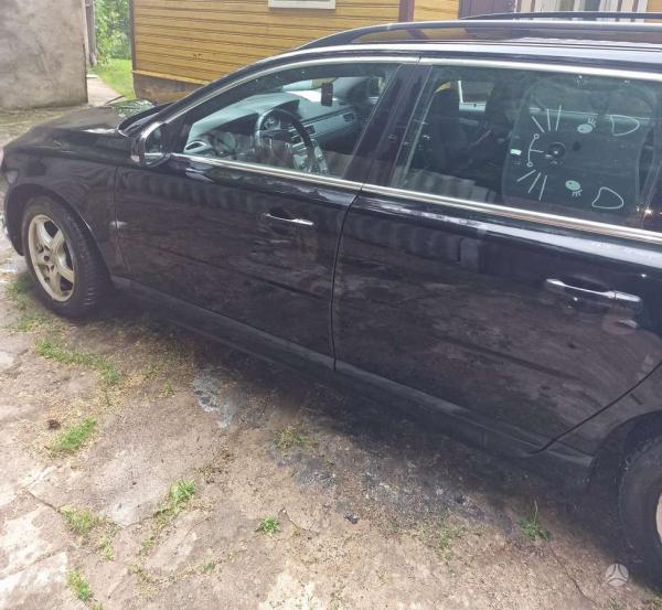 Melns Volvo V70 2016 Viļņa, ar dzinēja tilpumu 1.97 L un nobraukumu 0 tūkst. km par 5800 €, foto 5 vietnē AUTOMOTO.COM.LV