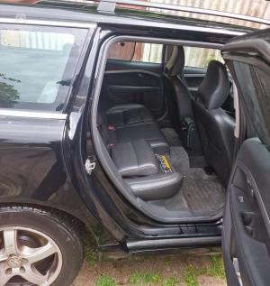 Black Volvo V70 2016 in Vilnius, with an engine capacity of 1.97 L and mileage of 0 thousand km for 5800 €, photo 8 on AUTOMOTO.COM.LV