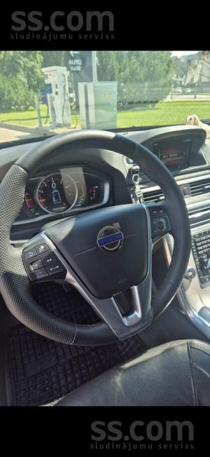Melns Volvo V70 2016 Jūrmala, ar dzinēja tilpumu 2.00 L un nobraukumu 330 tūkst. km par 7990 €, foto 5 vietnē AUTOMOTO.COM.LV