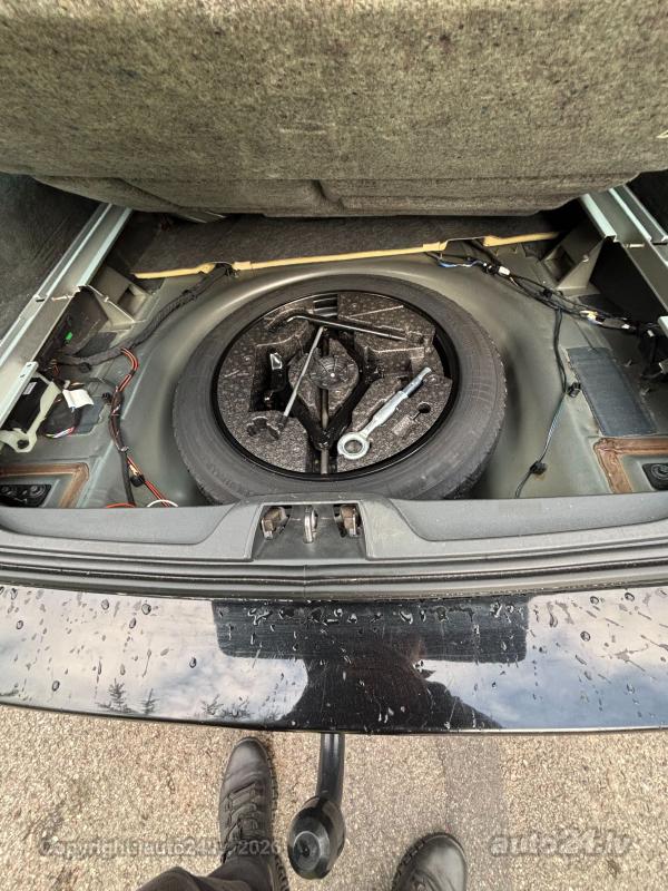 Black Volvo V70 2016 in Narva, with an engine capacity of 2.00 L and mileage of 258 thousand km for 8800 €, photo 8 on AUTOMOTO.COM.LV
