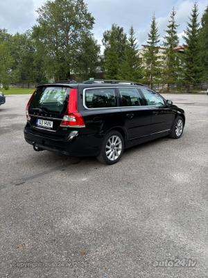 Black Volvo V70 2016 in Narva, with an engine capacity of 2.00 L and mileage of 258 thousand km for 8800 €, photo 5 on AUTOMOTO.COM.LV