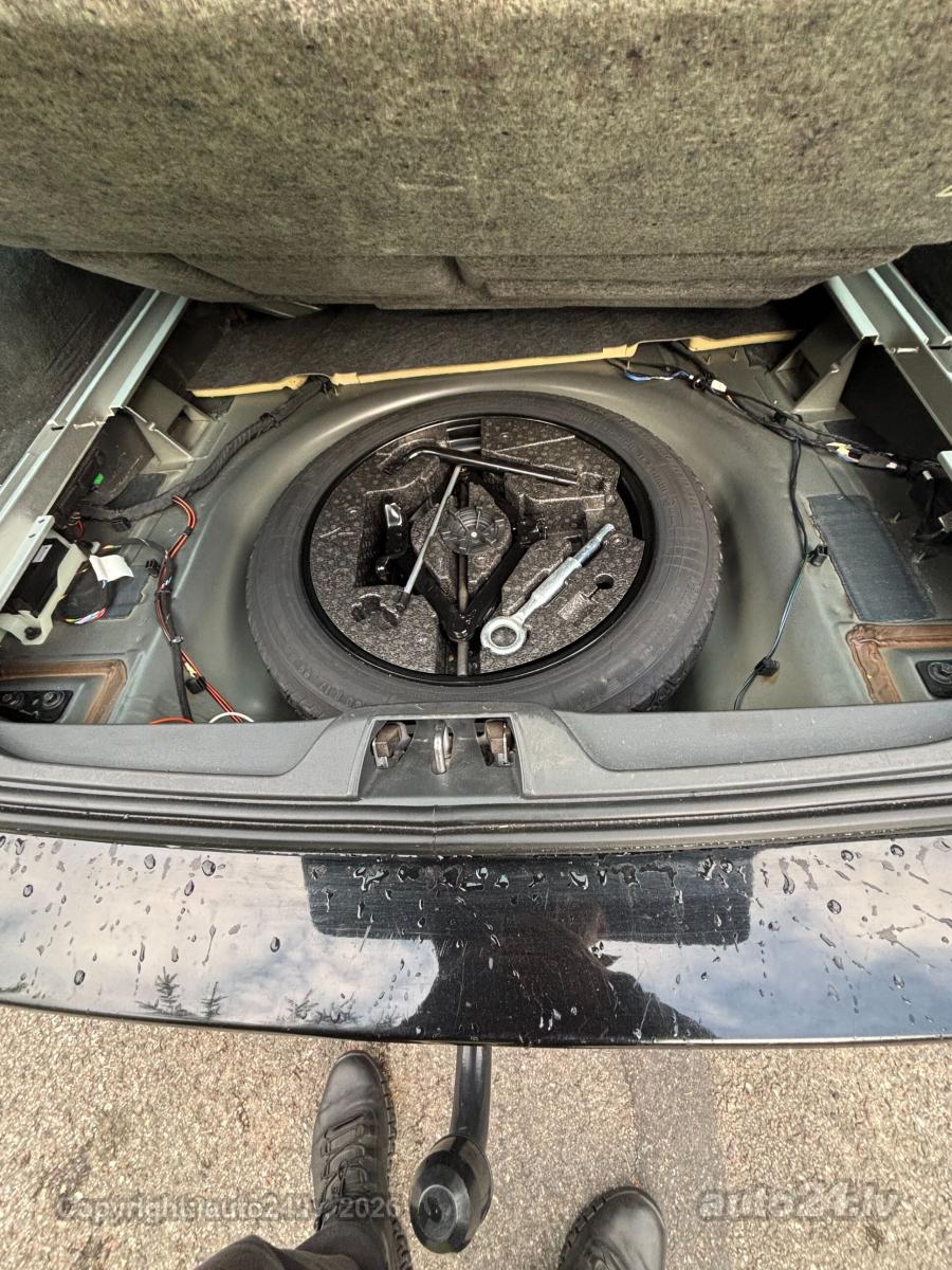 Black Volvo V70 2016 in Narva, with an engine capacity of 2.00 L and mileage of 258 thousand km for 8800 €, photo 9 on AUTOMOTO.COM.LV