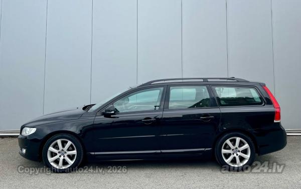 Melns Volvo V70 2016 Tallina, ar dzinēja tilpumu 2.00 L un nobraukumu 0 tūkst. km par 9999 €, foto 2 vietnē AUTOMOTO.COM.LV
