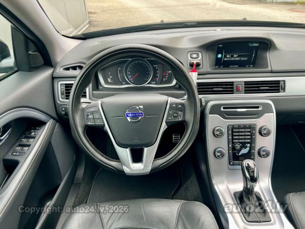 Black Volvo V70 2016 in Tallinn, with an engine capacity of 2.00 L and mileage of 0 thousand km for 9999 €, photo 8 on AUTOMOTO.COM.LV