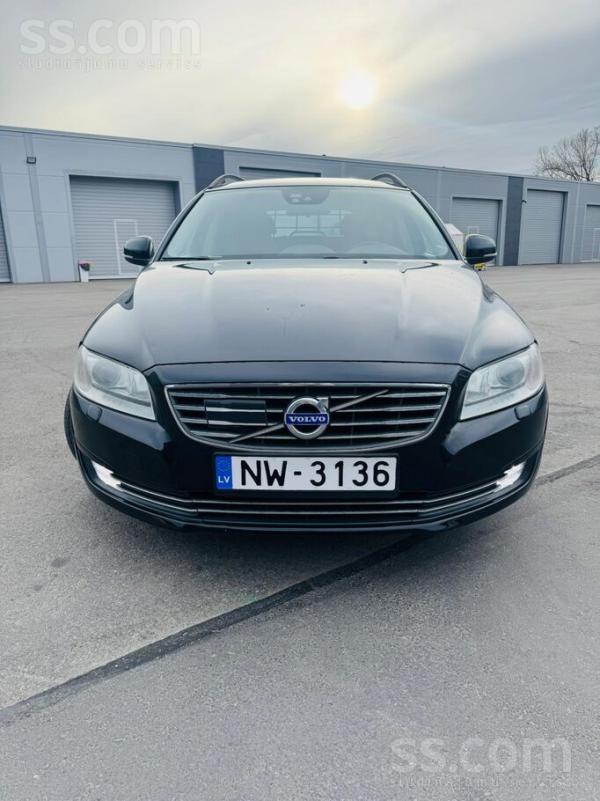 Black Volvo V70 2016 in Riga, with an engine capacity of 2.00 L and mileage of 217 thousand km for 6300 €, photo 2 on AUTOMOTO.COM.LV
