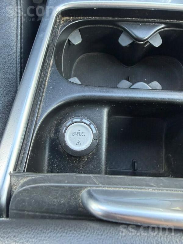 Черный Вольво В70 2016 в Рига, объемом двигателя 2.00 л и пробегом 330 тыс. км за 3000 €, фото 8 на AUTOMOTO.COM.LV