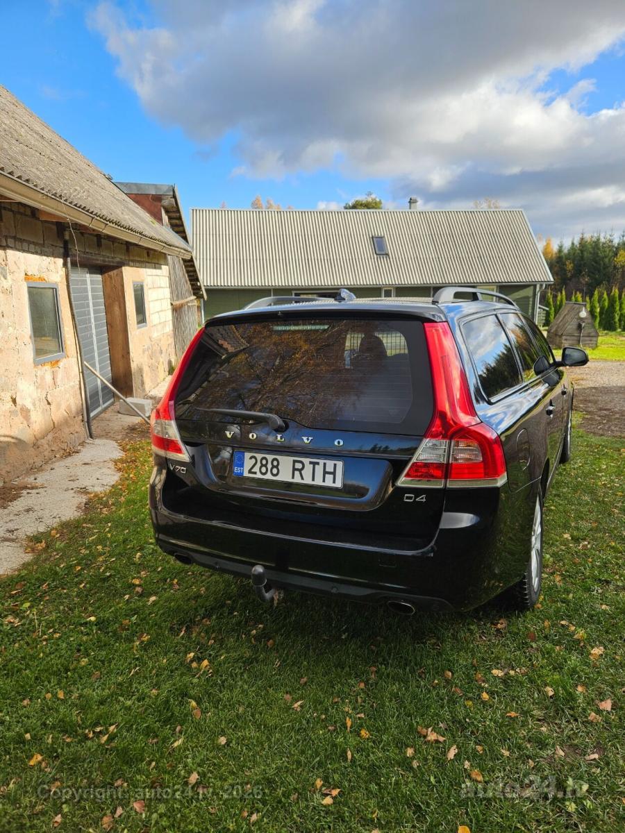 Melns Volvo V70 2016 Terva, ar dzinēja tilpumu 2.00 L un nobraukumu 304 tūkst. km par 9500 €, foto 4 vietnē AUTOMOTO.COM.LV