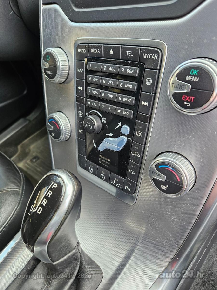 Melns Volvo V70 2016 Terva, ar dzinēja tilpumu 2.00 L un nobraukumu 304 tūkst. km par 9500 €, foto 12 vietnē AUTOMOTO.COM.LV