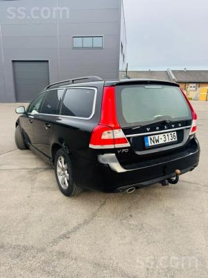 Black Volvo V70 2016 in Riga, with an engine capacity of 2.00 L and mileage of 217 thousand km for 5800 €, photo 5 on AUTOMOTO.COM.LV