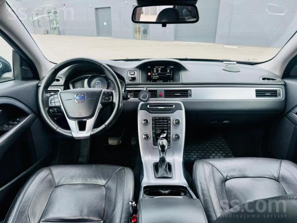 Black Volvo V70 2016 in Riga, with an engine capacity of 2.00 L and mileage of 217 thousand km for 5800 €, photo 8 on AUTOMOTO.COM.LV